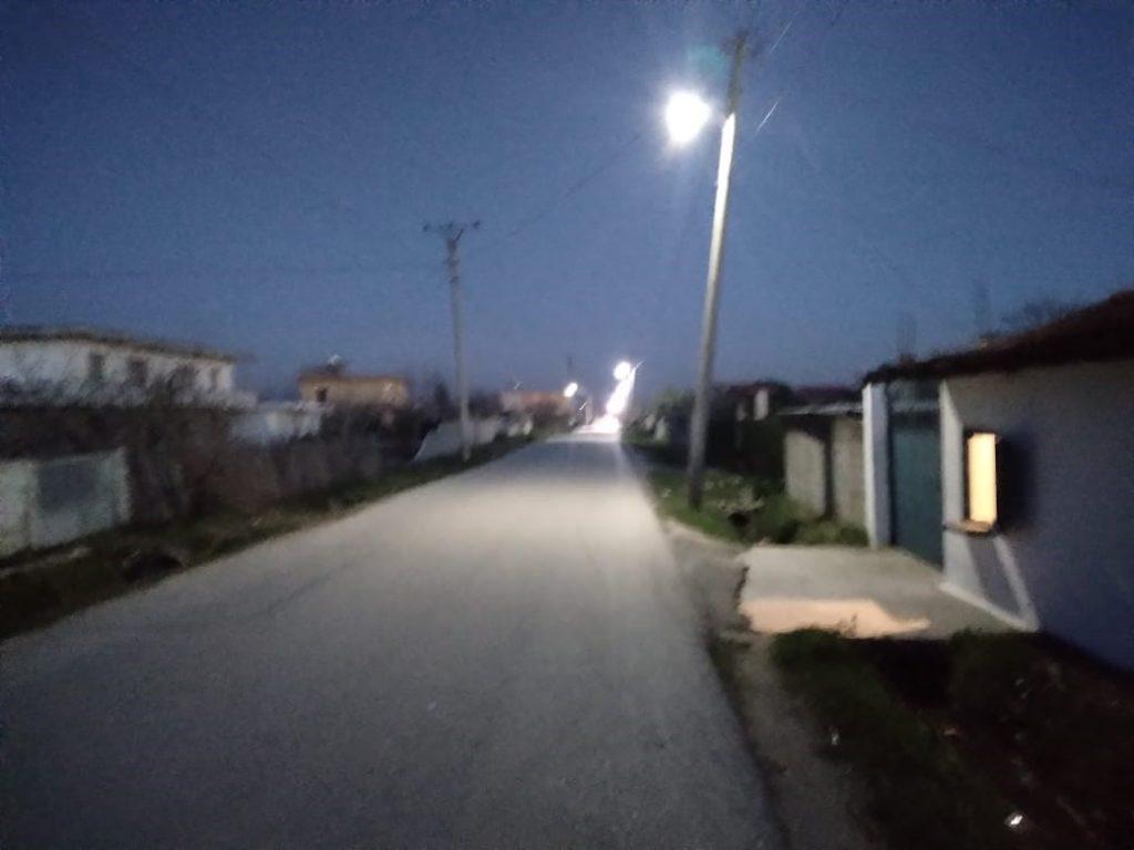Advokimi mediatik/ Rrugë të asfaltuara e me ndriçim, romët dhe ...